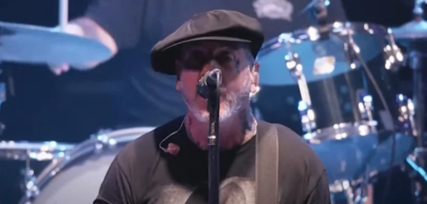 Social Distortion Vocalist Mike Ness Diagnosed With Tonsil Cancer ...