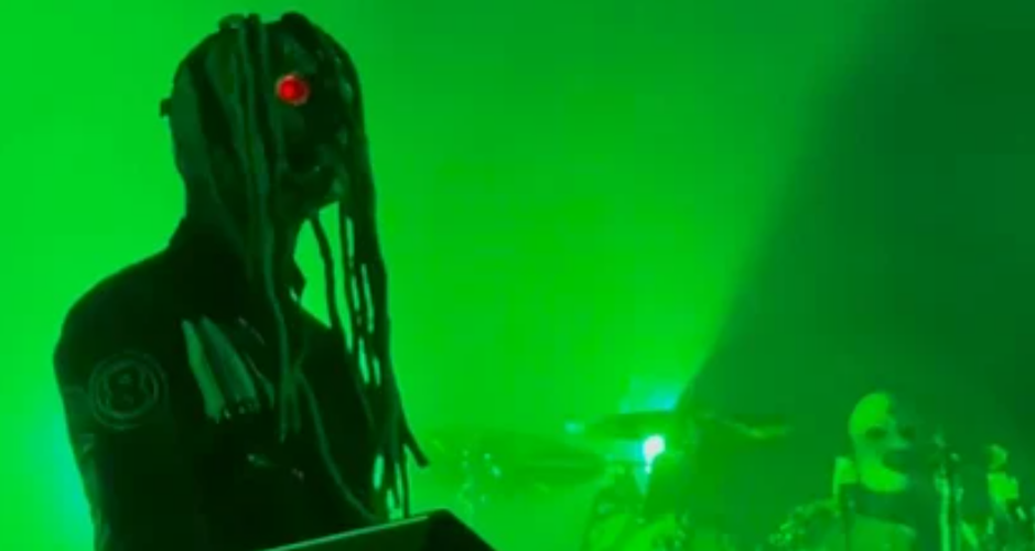 Slipknot’s Corey Taylor Adds Glowing Red Eyes To His Mask – Metal Anarchy