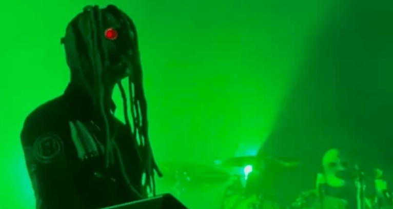 Slipknot’s Corey Taylor Adds Glowing Red Eyes To His Mask – Metal Anarchy