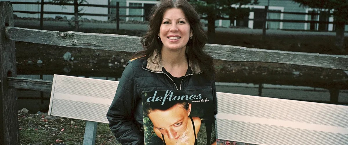 Woman Featured On The Cover Of Deftones’ “Around The Fur” Reflects On ...